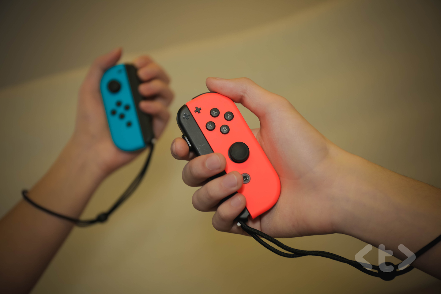 【视频】Nintendo Switch评测：近乎完美的无缝游戏体验 - 动点科技